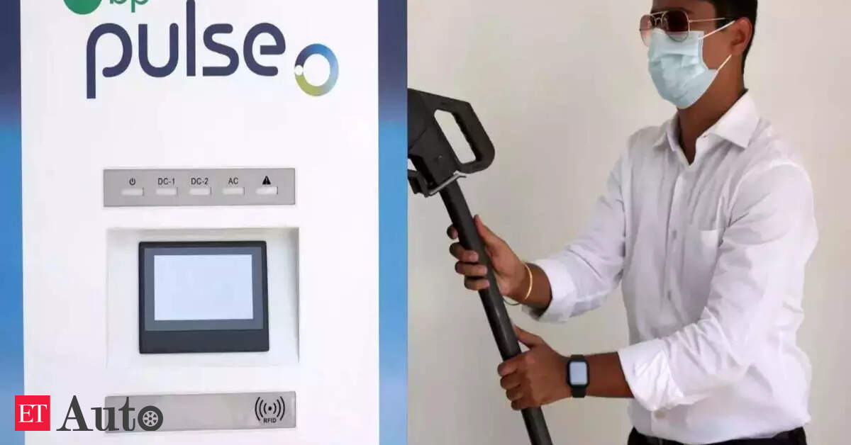 Jio-bp Charging Hub: Jio-bp opens EV charging hub in Delhi; petrol pump ...