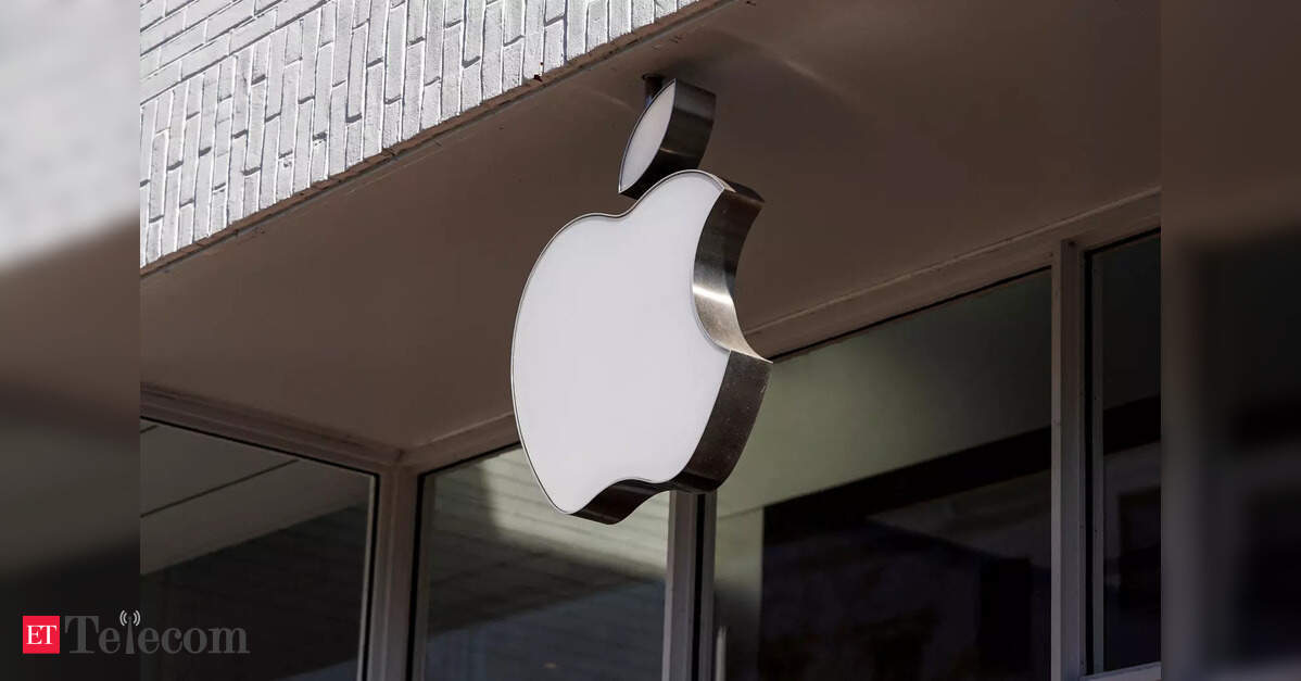 Apple says employees, customers safe after store hostage situation ...