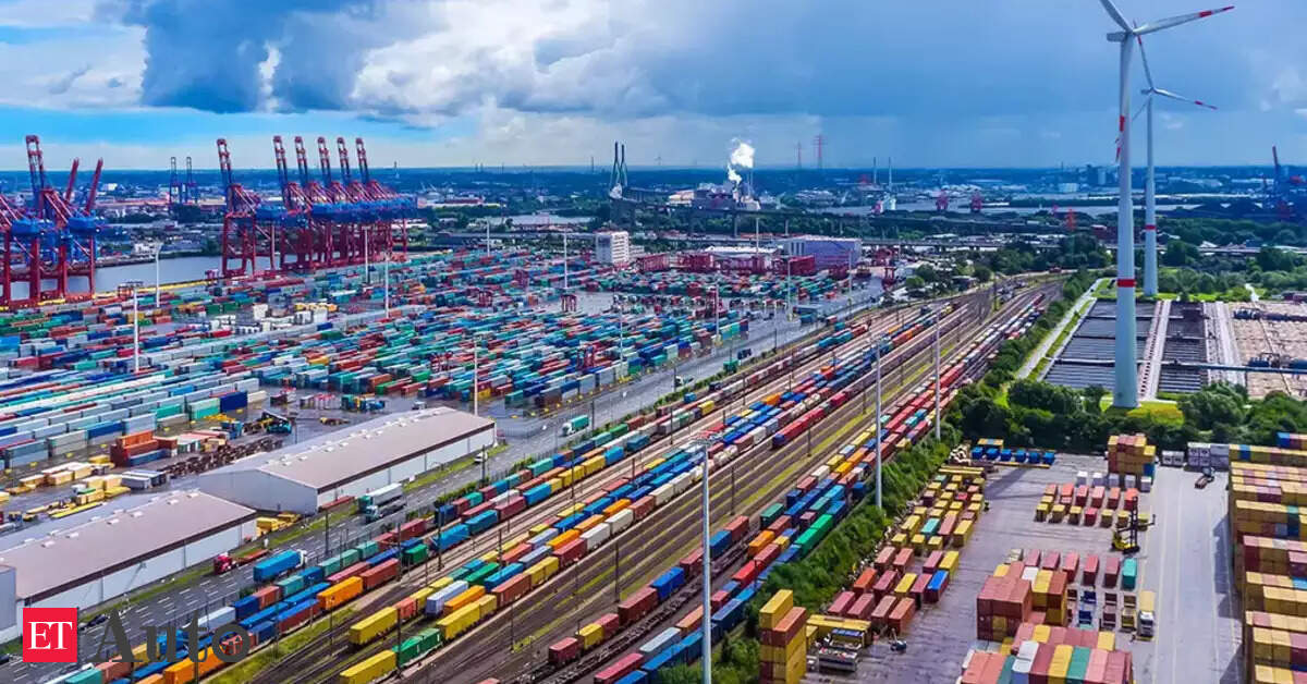 Bangladesh: Maersk transports cargo containers using inland waterways ...