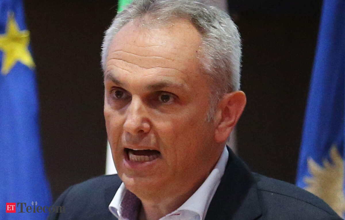 Apple CFO Luca Maestri sells stock worth $16.9 million, Telecom News ...