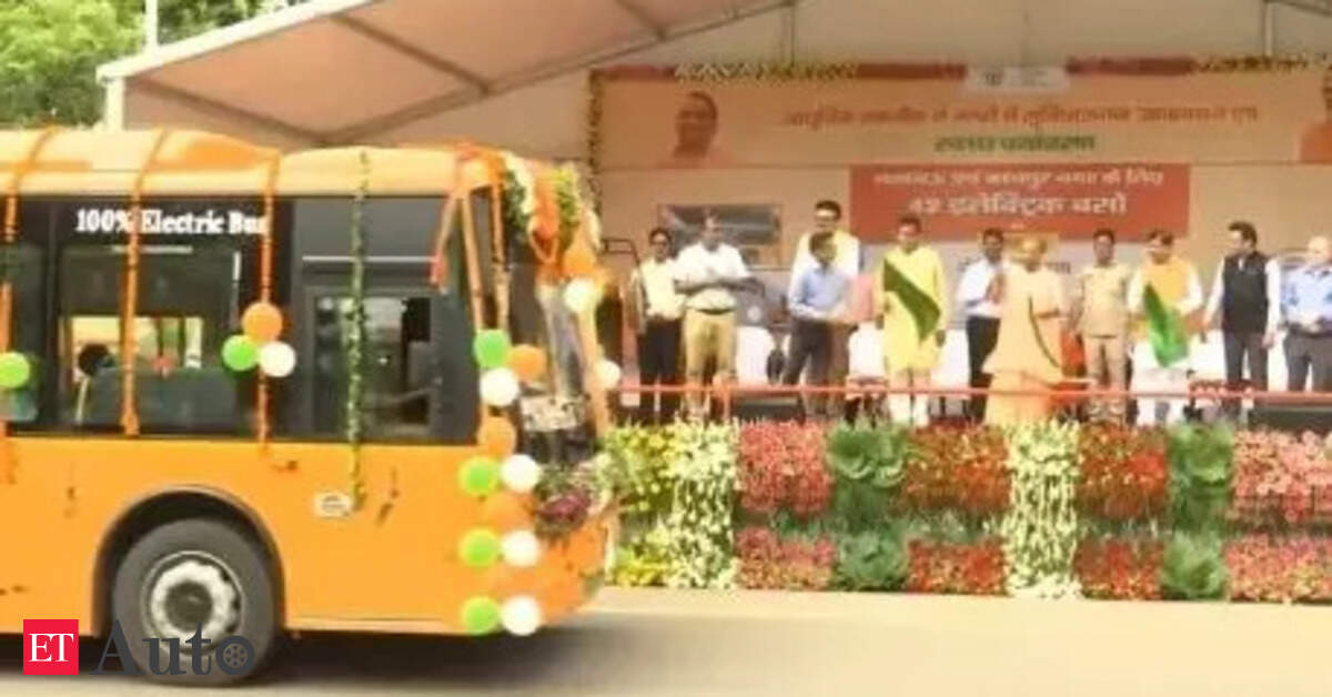 Electric Buses In Lucknow: Yogi flags off 42 electric buses for Lucknow ...