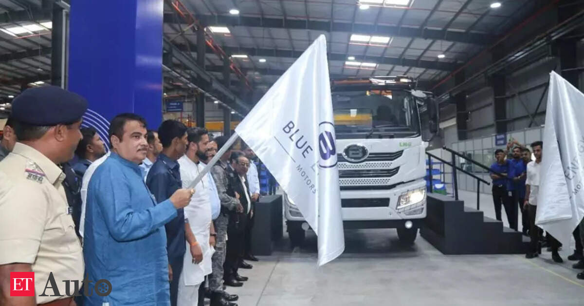 Blue Energy Motors launches India's first LNG-fuelled truck ...