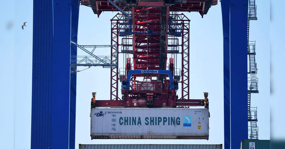 Container shipping charter rates set for course correction: Report, ETInfra