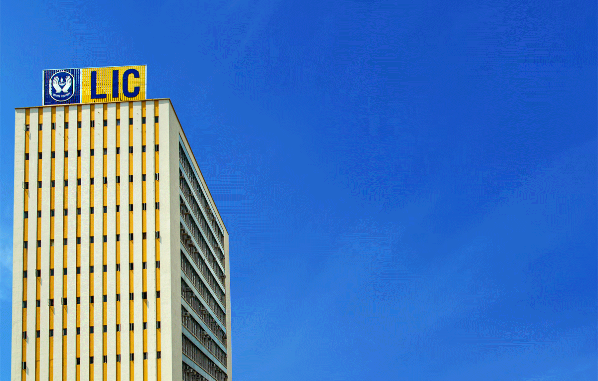 Merger between LIC Mutual Fund and IDBI MF in advanced stage, says LIC ...