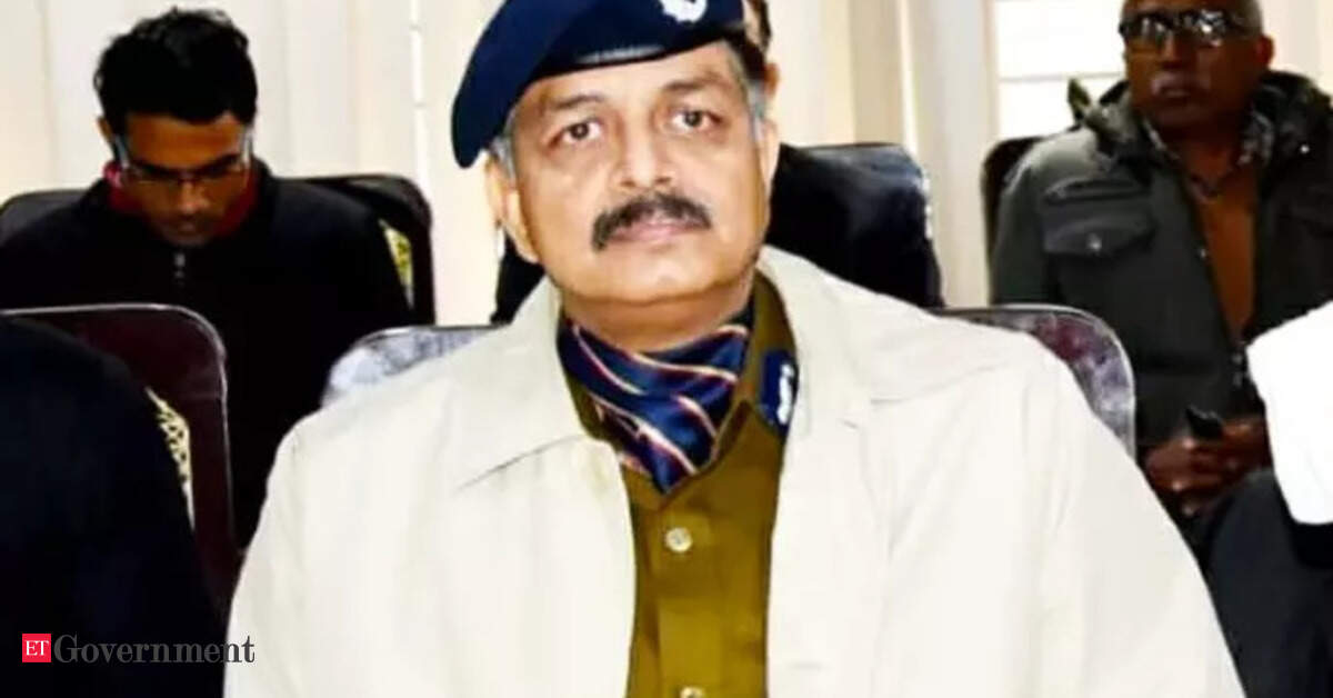 UP shifts nine top IPS officers, names Alok Singh ADG Kanpur zone ...