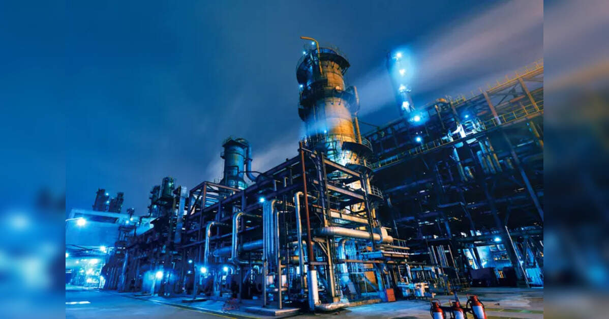 Pakistan's oil industry in serious trouble in arranging crude, petro ...