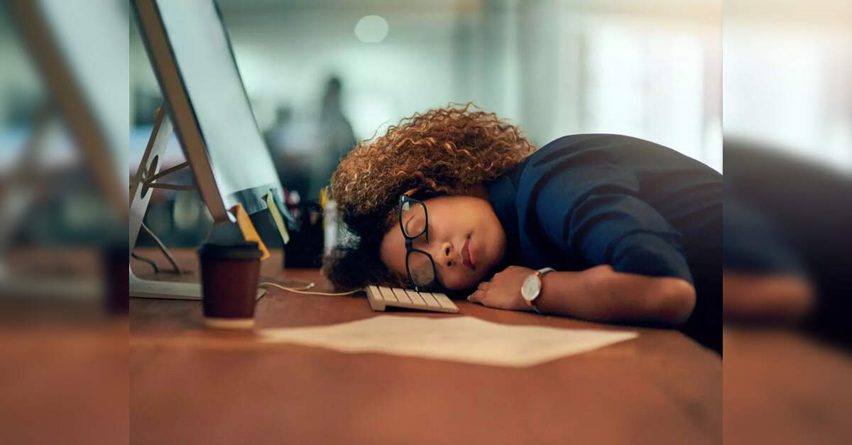 How exactly a night of poor sleep affects our performance at work - and ...